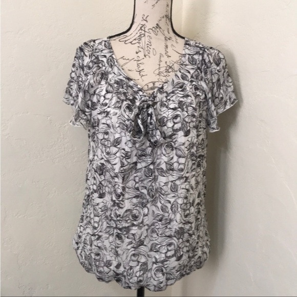 Sara Michelle | Tops | Sara Michelle Black White Floral Top Size Pxl ...